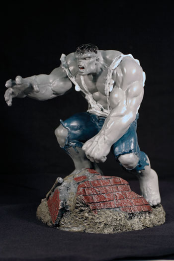 DYNAMIC FORCES® - MARVEL MILESTONES GREY HULK STATUE